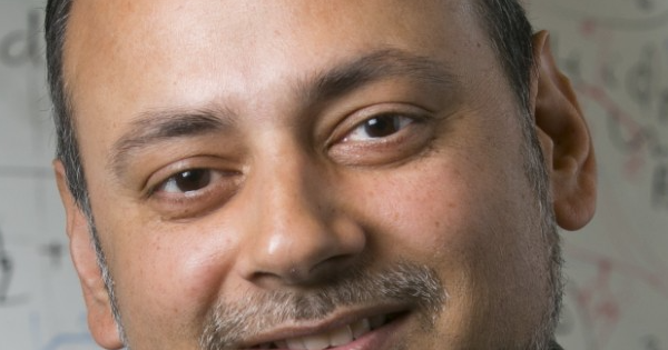 Colloquium- Ashutosh Kotwal (Duke)- The Heavyweight W boson - an Upset ...